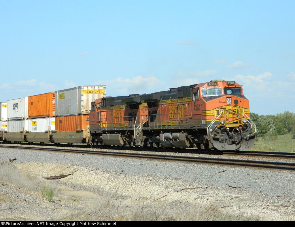 BNSF 4384 - DPU